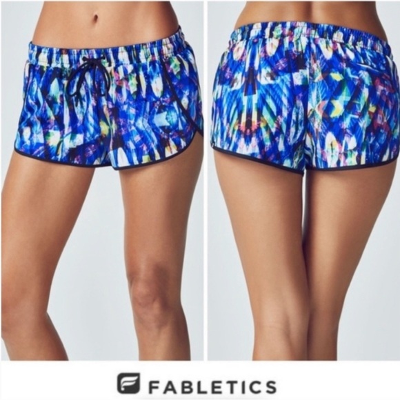 Fabletics | Shorts | Fabletics Carrie Shorts In Reef Black Print Size ...